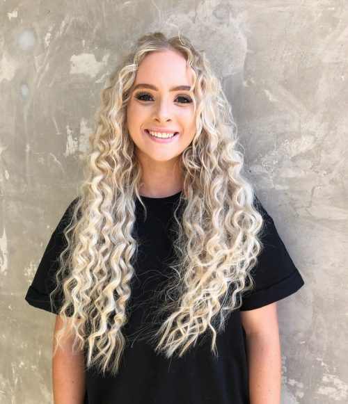 16 Gorgeous Examples Of Blonde Curly Hair Hairstyles Vip